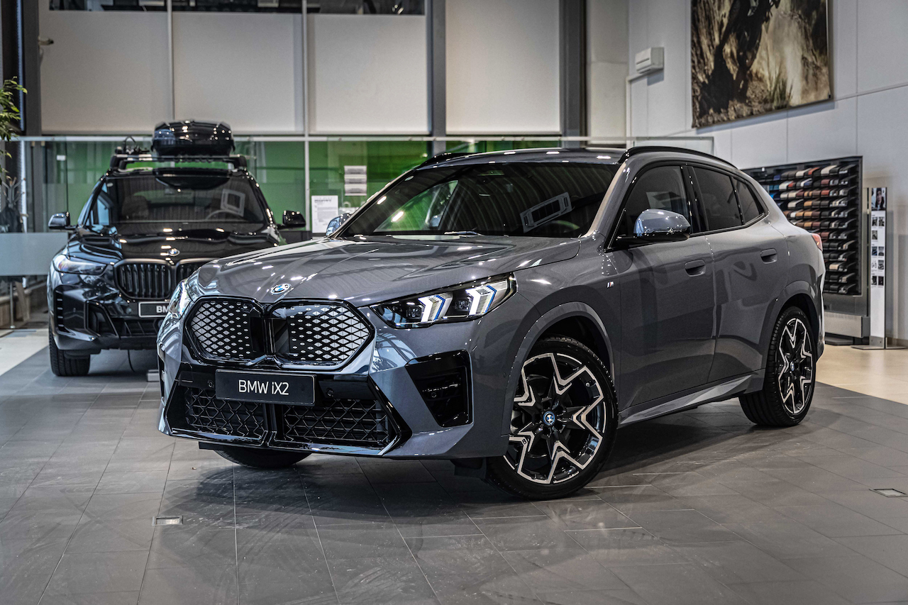 Lietuvoje debiutuoja jau septintas BMW elektromobilis – „BMW iX2“